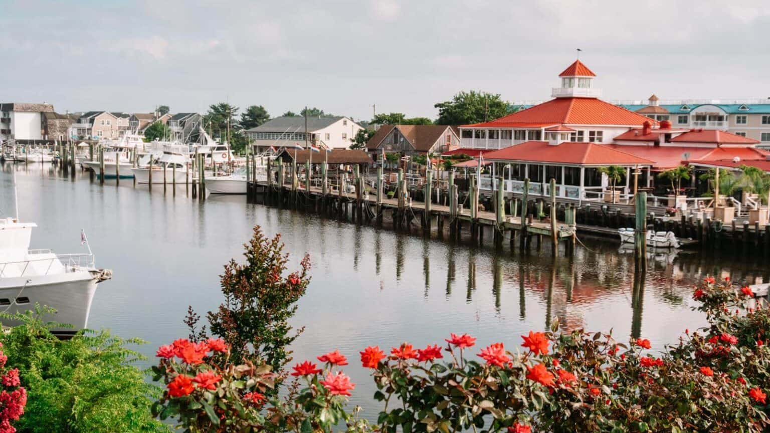 12 Quaint US Harbor Towns for a Relaxing Seaside Vacation