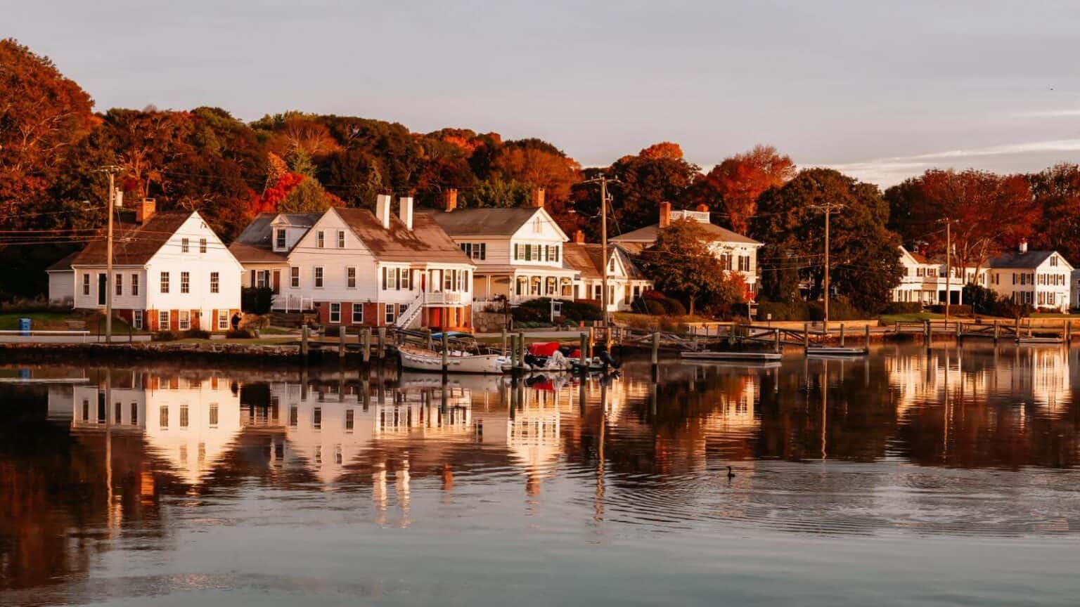 12 Quaint US Harbor Towns for a Relaxing Seaside Vacation