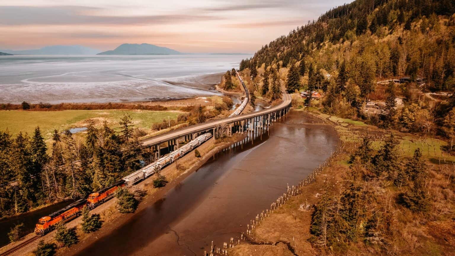 12 Most Panoramic Train Rides Across the U.S.