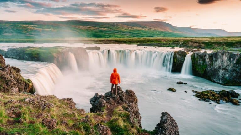 These Hidden Romantic Getaways Are Perfect for Couples Seeking Privacy ...