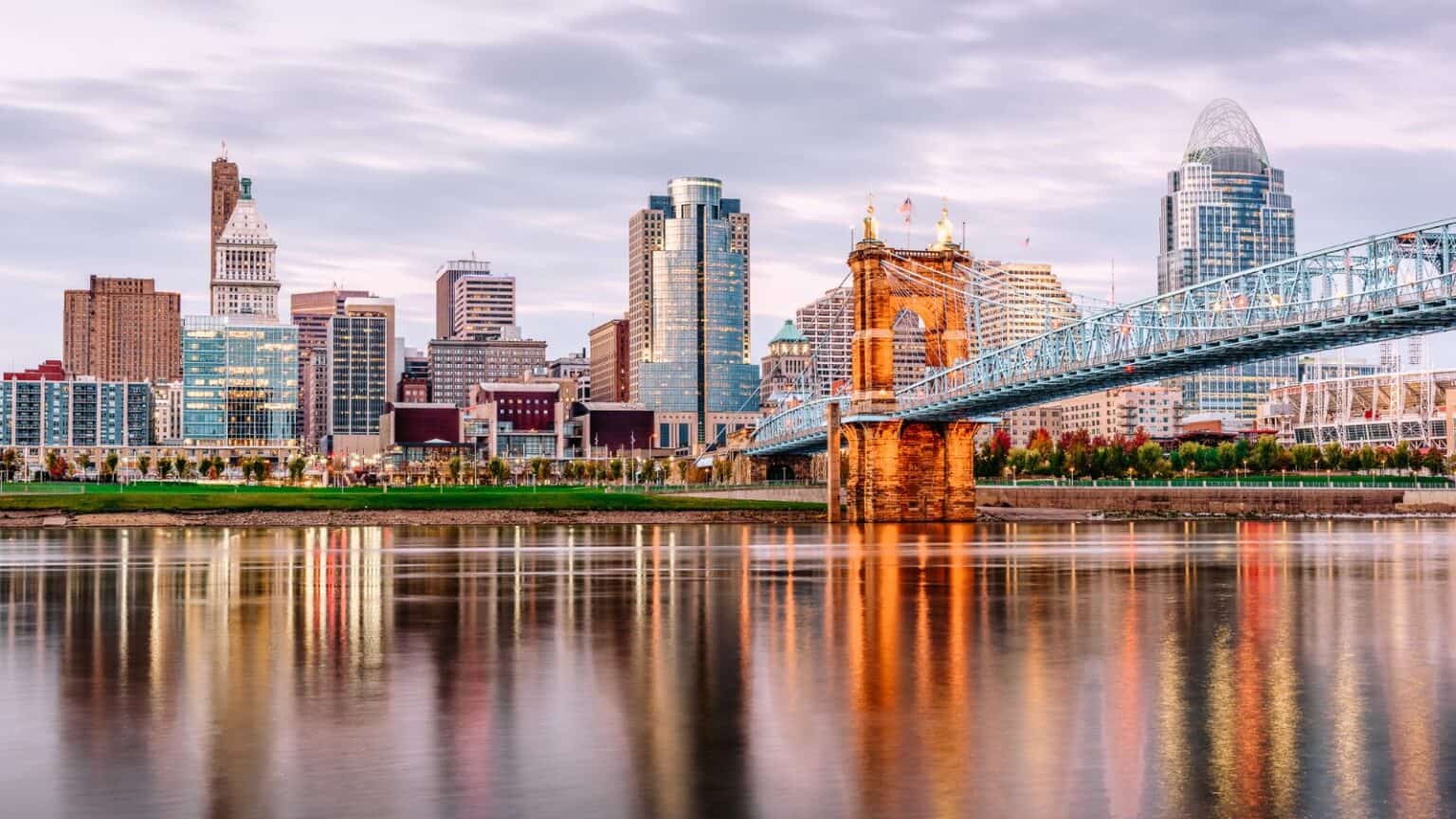12 US Cities for Fall You’ll Want To Visit Before the Leaves Disappear