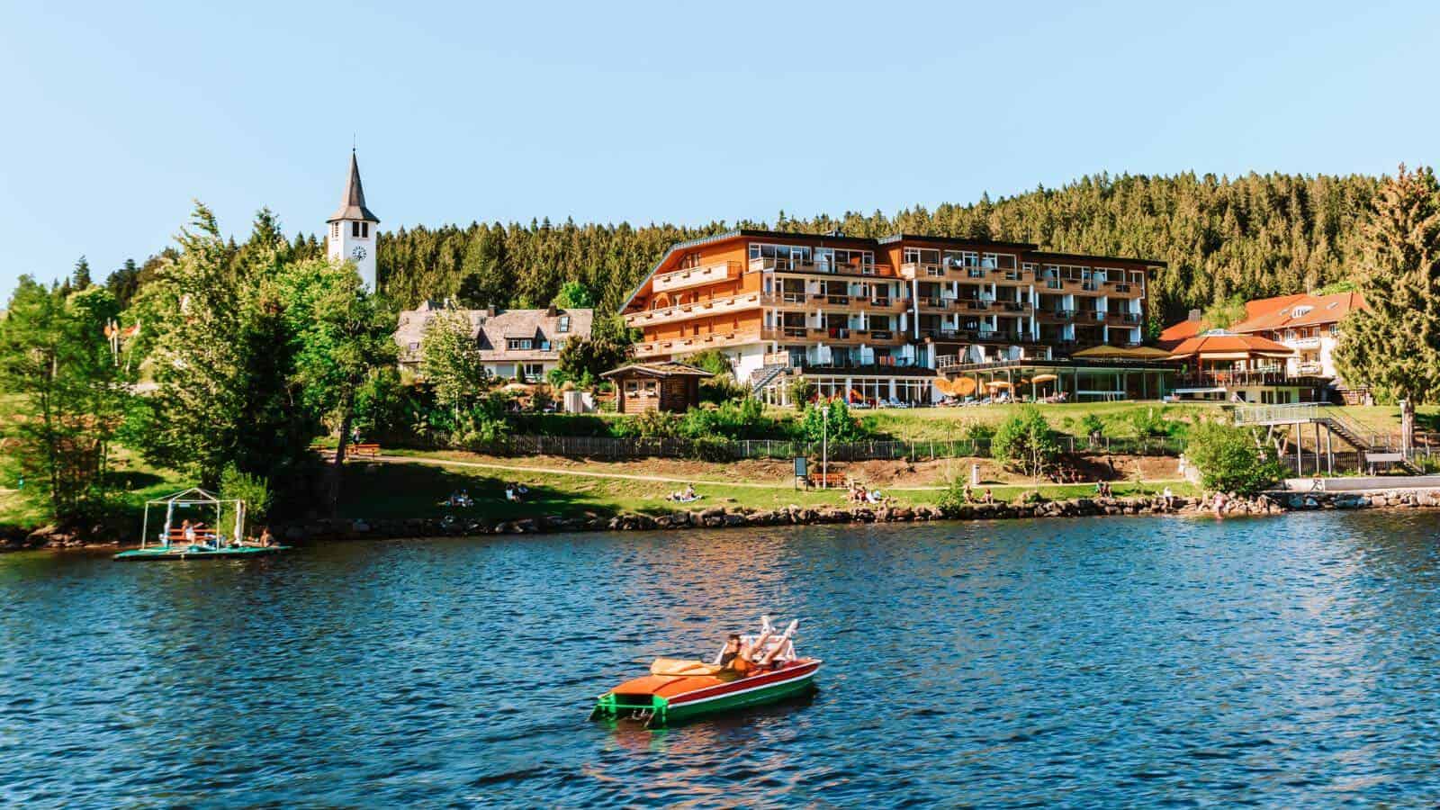 12 European Lakeside Towns for a Peaceful Getaway 2026