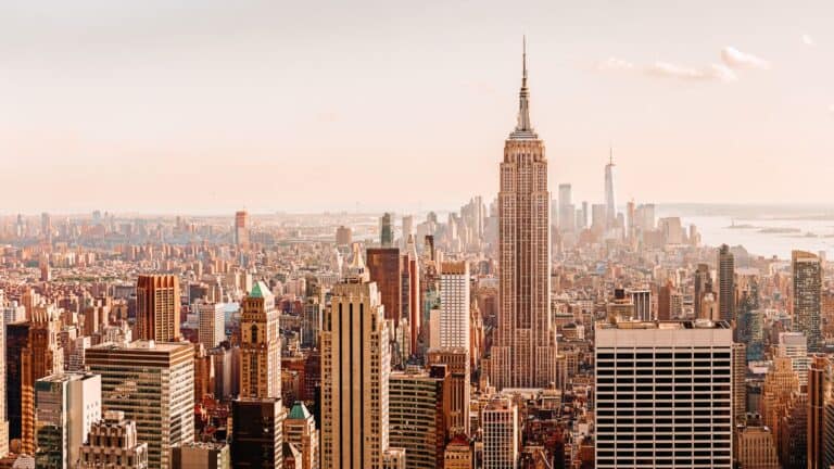 12 Iconic Movie Locations in the US You Can Actually Visit – No Green ...