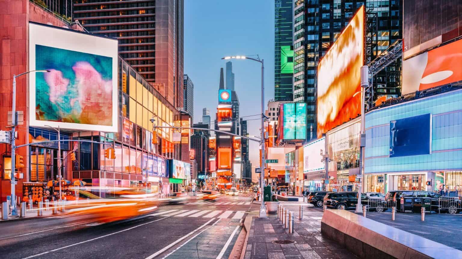 12 Iconic City Squares Around the World To Visit Once in Your Lifetime 2025