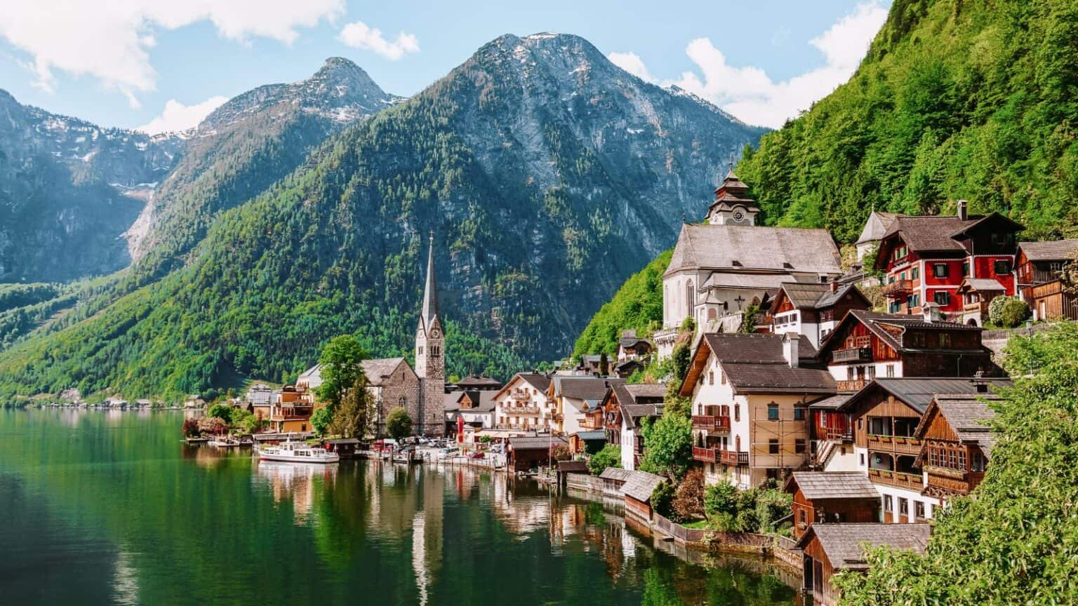 12 European Lakeside Towns for a Peaceful Getaway 2026