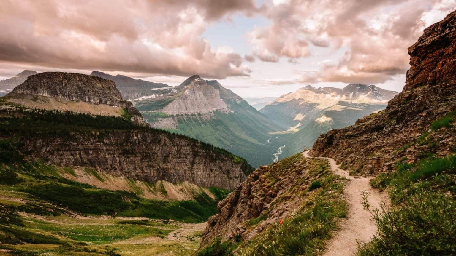 12 Most Scenic Hikes in the US for Nature Lovers 2026