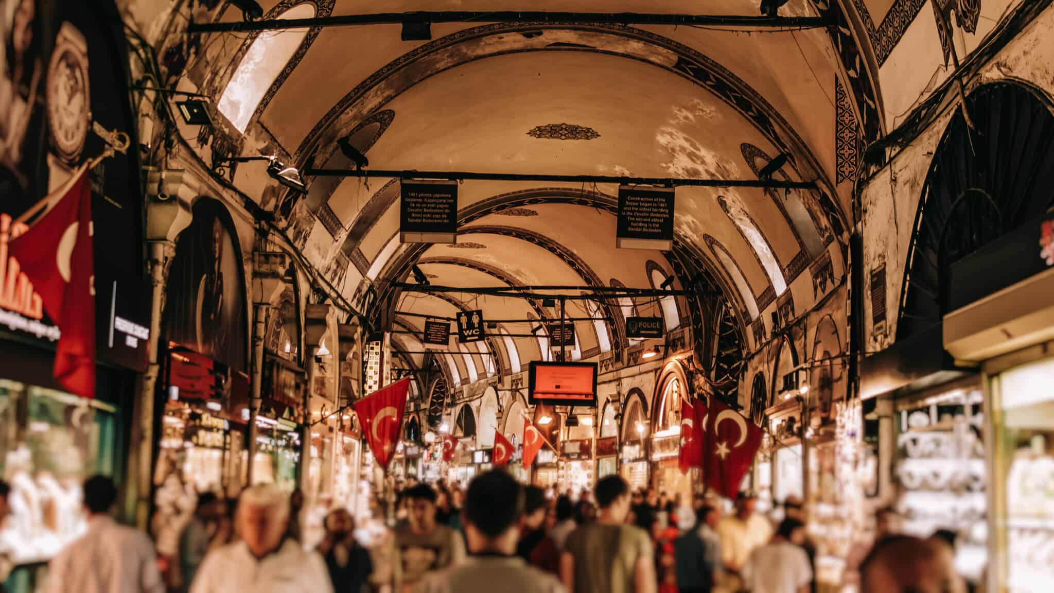 12 Beautiful Spots in European Cities for Luxury Shopping 2025