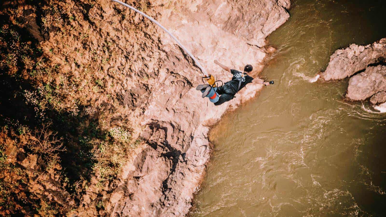 12 Thrilling Bungee Jumping Locations Across the Globe 2025