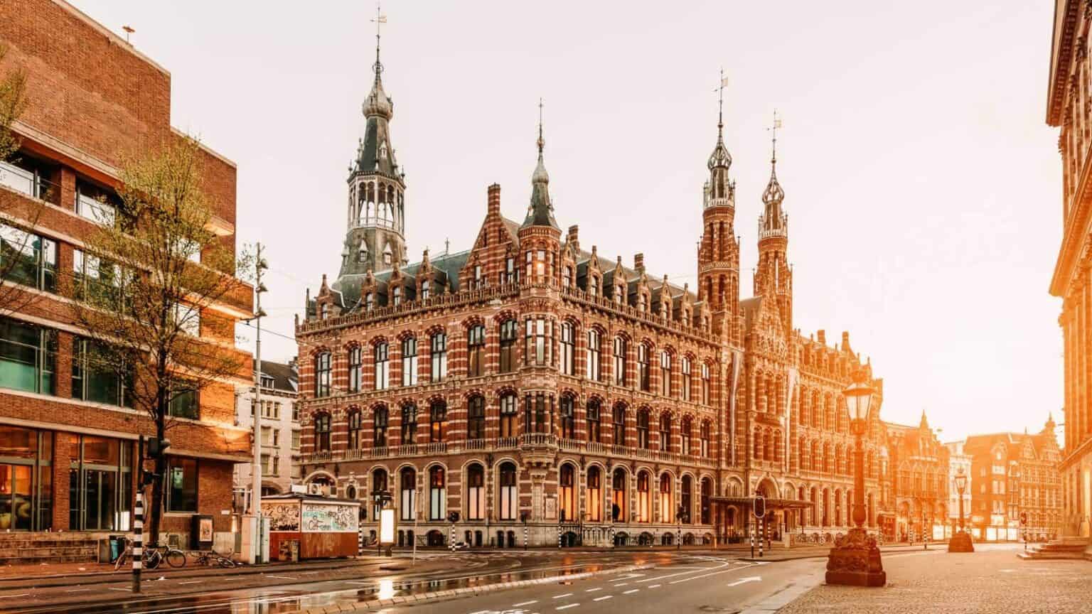 12 Iconic City Squares Around the World To Visit Once in Your Lifetime 2026