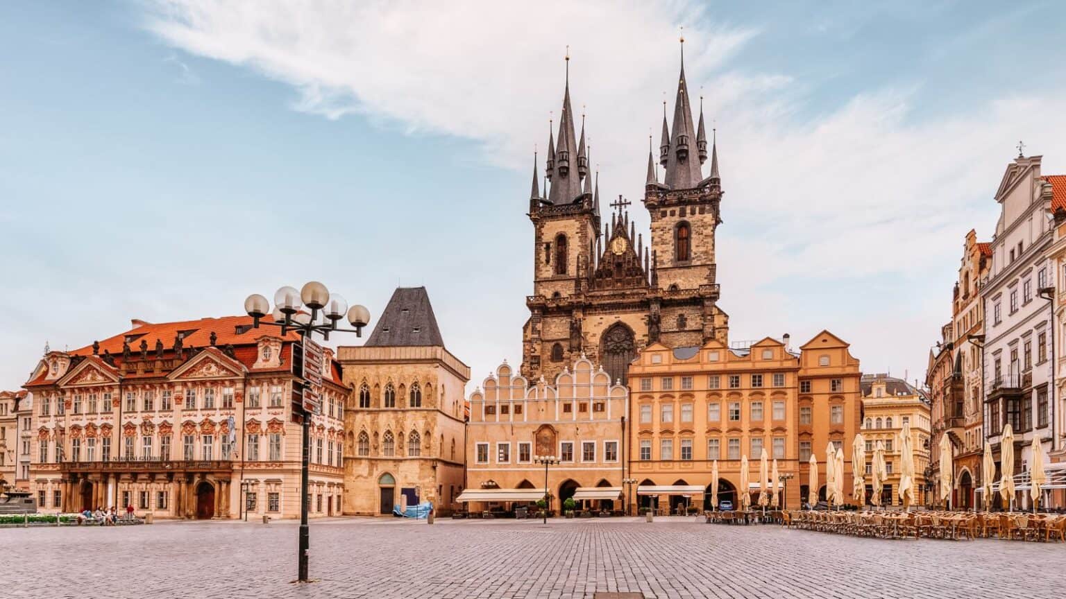 12 Iconic City Squares Around the World To Visit Once in Your Lifetime 2025