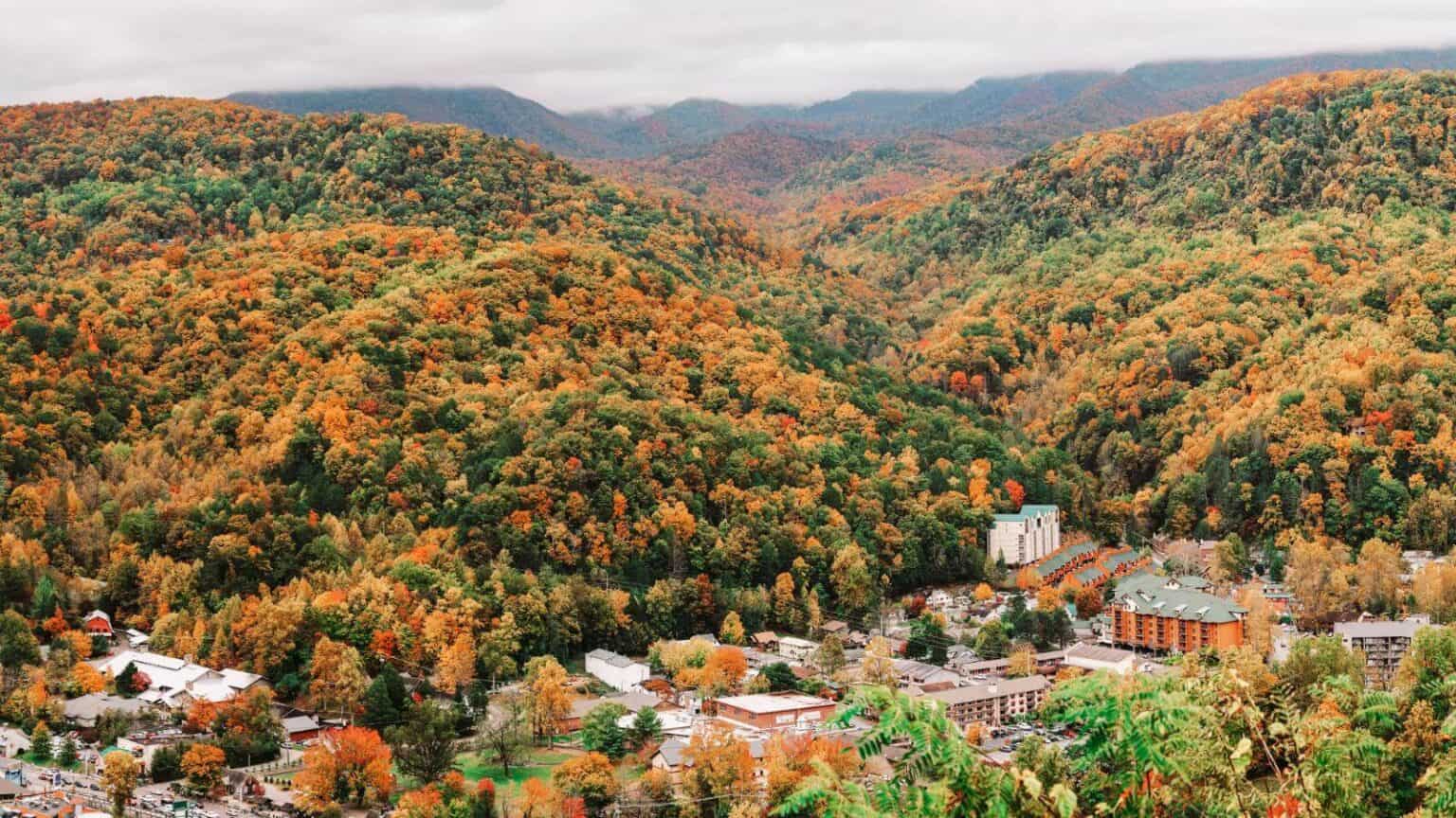 12 US Cities With the Most Colorful Autumn Scenery 2026