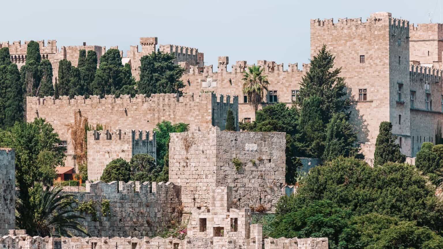12 Beautiful Castles in Greece So Stunning, You’ll Forget All About the ...