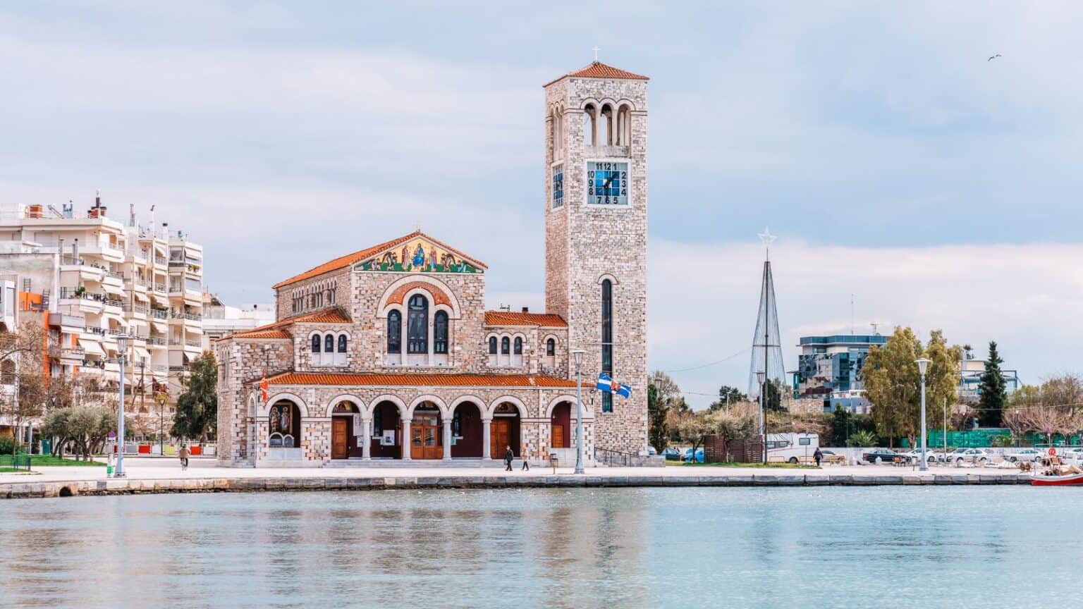 12 Beautiful Cities and Towns To Visit in Greece That Are Not Athens