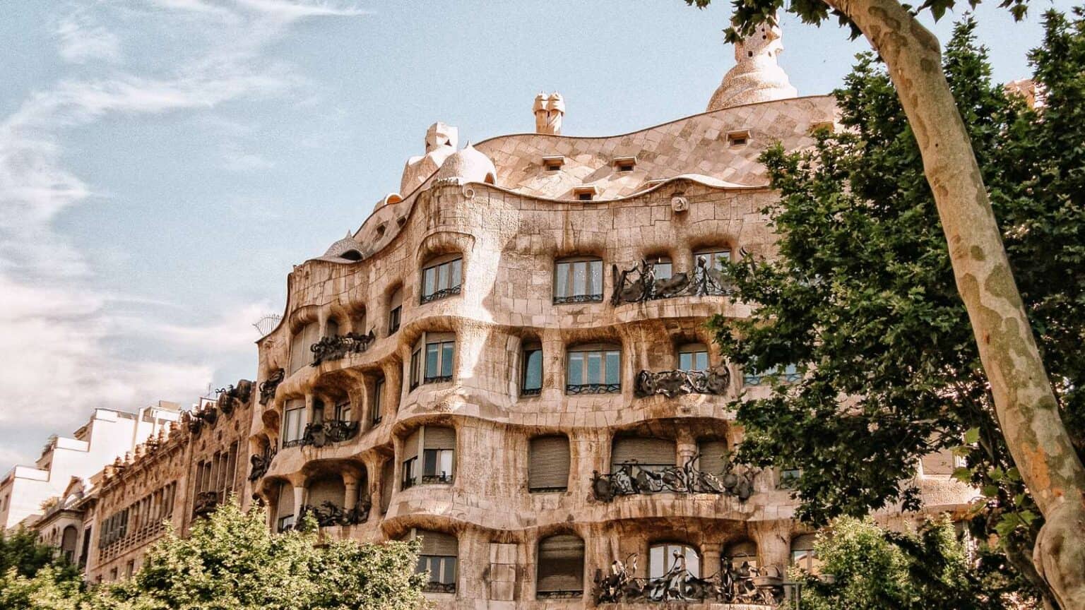 12 Famous Landmarks in Spain That Will Make You Say '¡Viva España!'