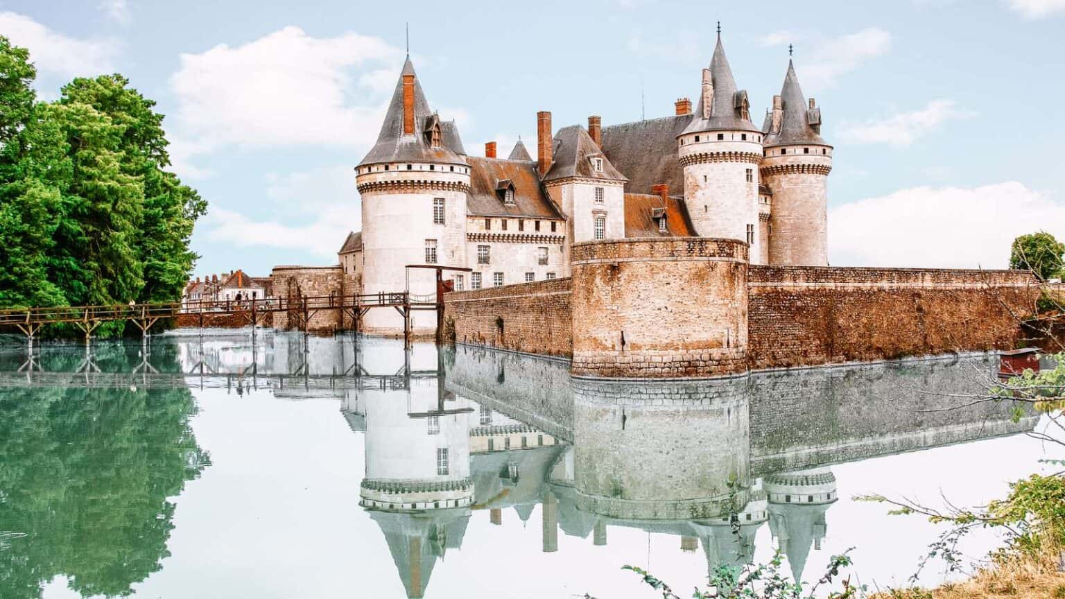 These 12 Gorgeous French Castles Will Make You Believe in Fairytales Again