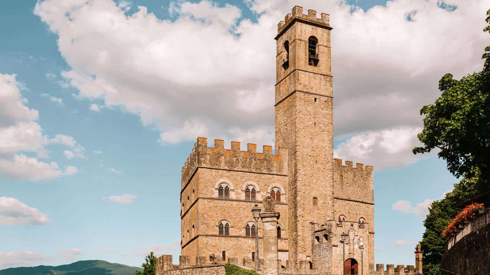 12 Beautiful Castles in Italy That Will Make You Want To Book a Flight ...