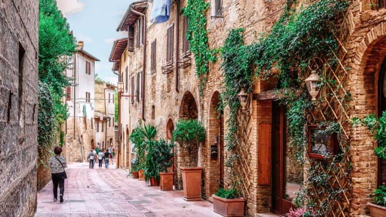 12 Beautiful Medieval Cities and Towns in Italy To Step Back in Time