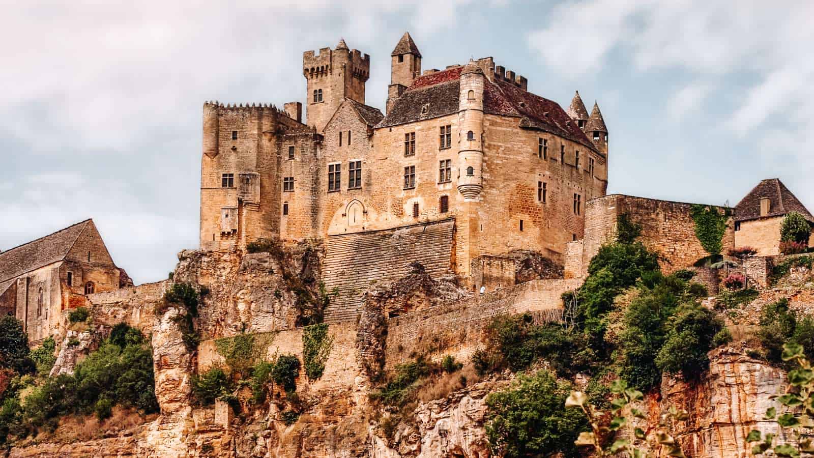 12 Medieval Towns in France So Beautiful, You’ll Feel Like You’re in a ...