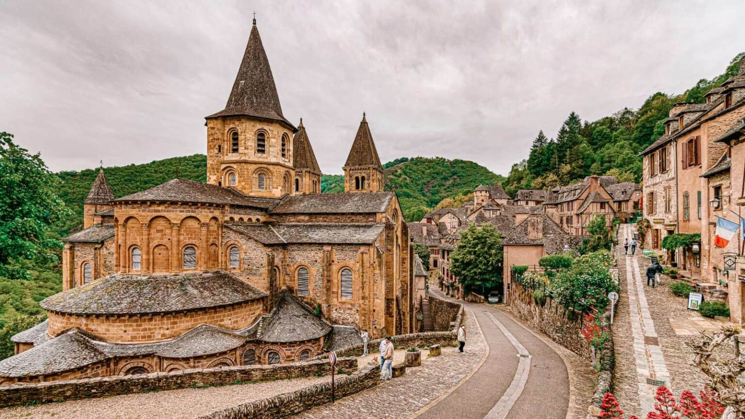 12 Medieval Towns in France So Beautiful, You’ll Feel Like You’re in a ...