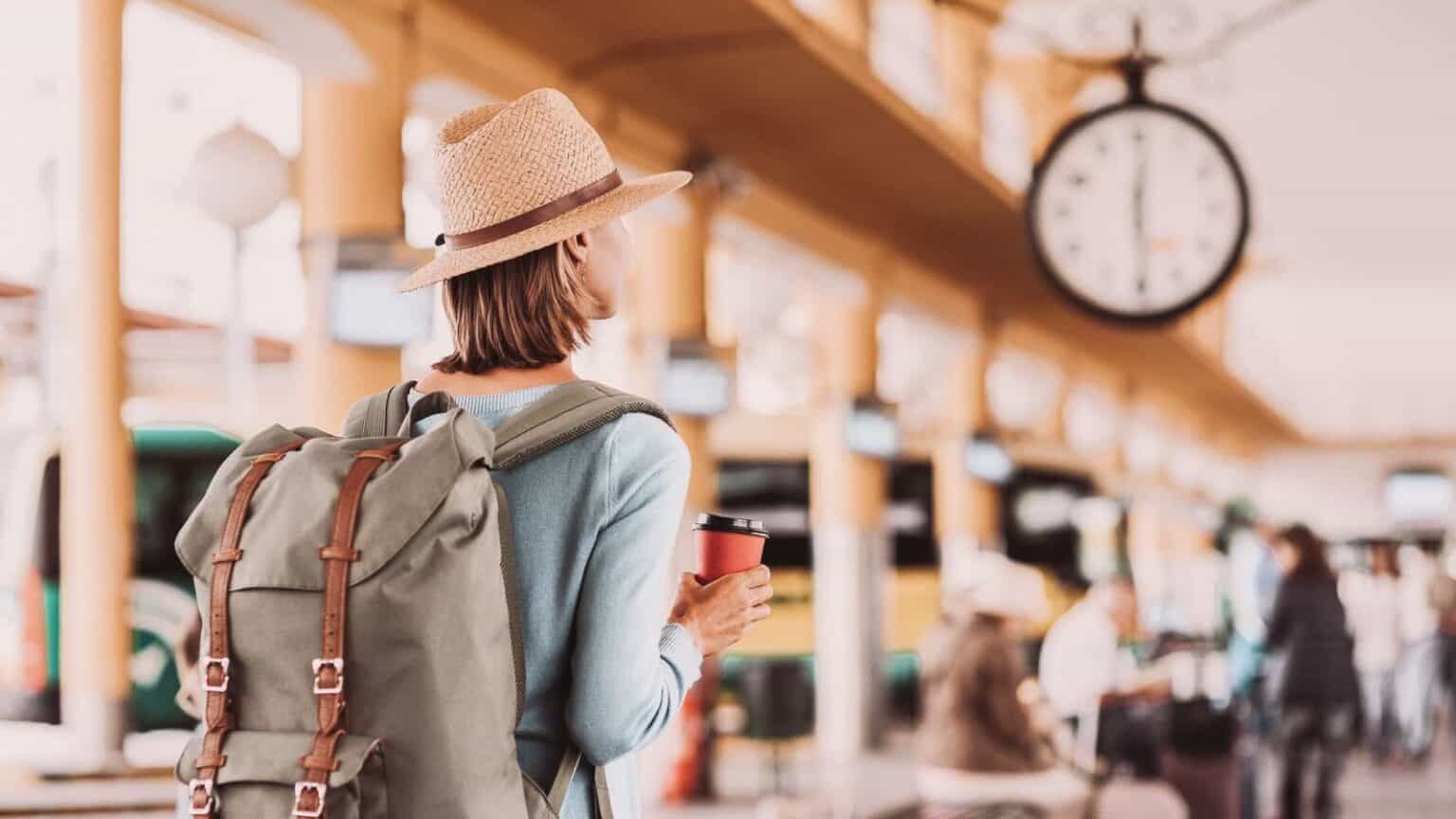 12 Things You Should Definitely Not Do as a Tourist