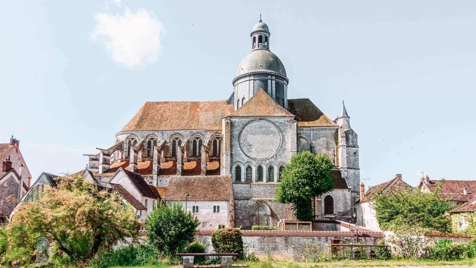 These 12 Beautiful French Towns Are So Affordable, You’ll Think You’re ...