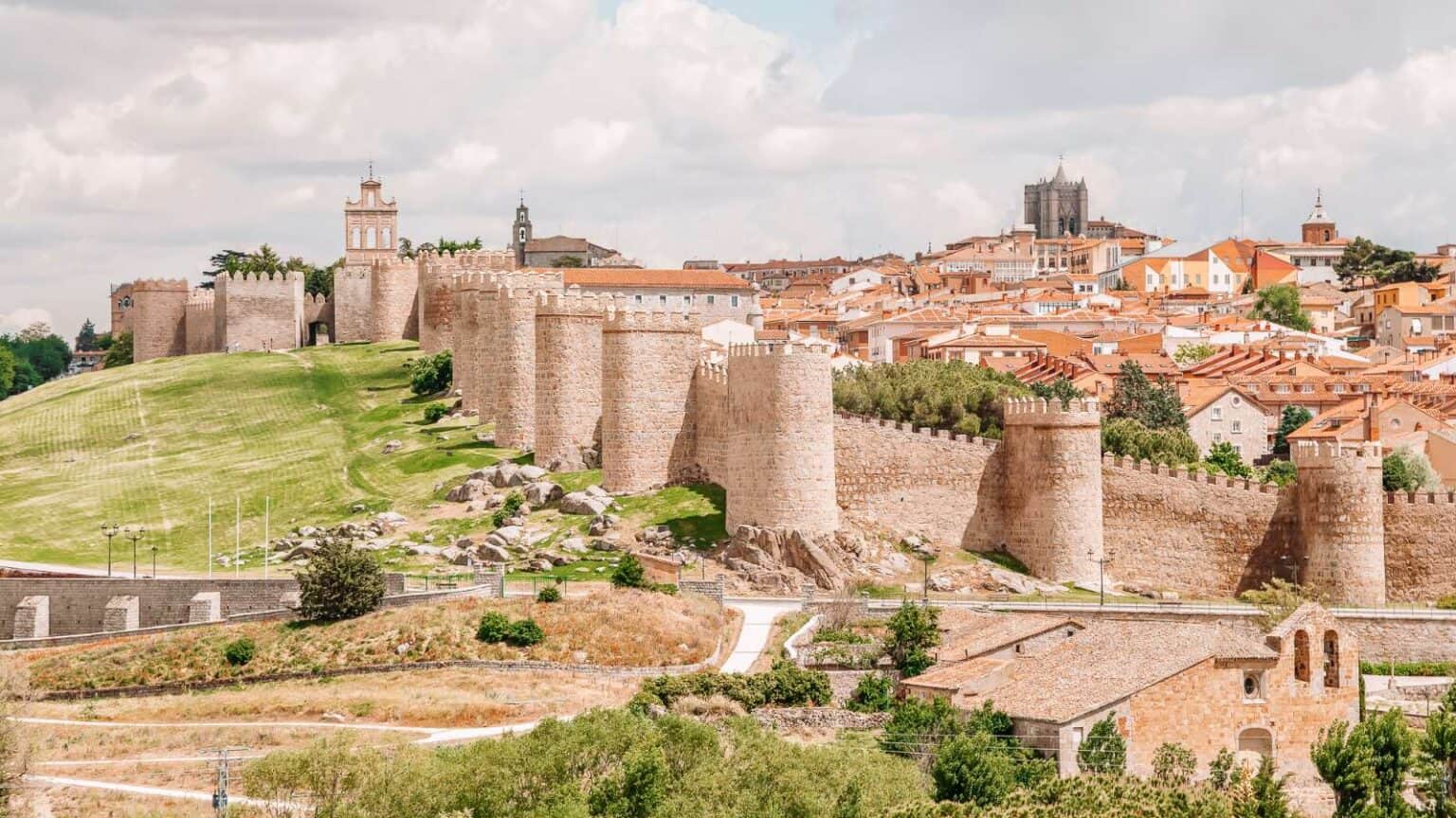 12 Beautiful Small Towns in Spain for an Affordable Getaway That Will ...