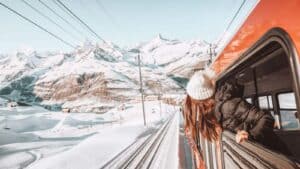 12 Things You Definitely Shouldn’t Do on a Train
