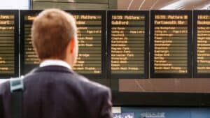 12 Things You Definitely Shouldn’t Do on a Train