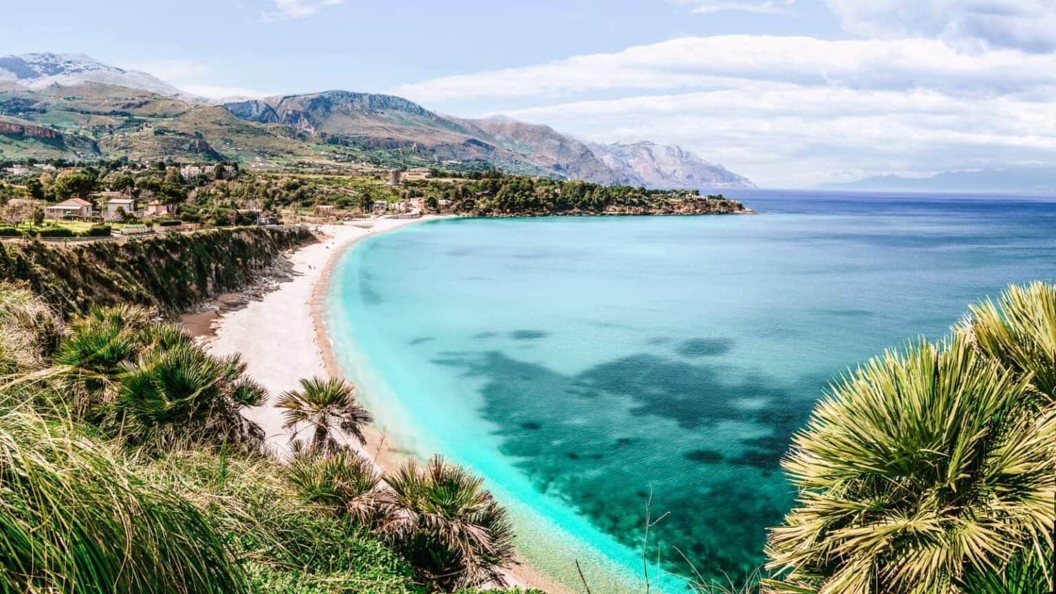 12 Hidden Beach Gems in Italy So Beautiful They Make Popular Spots Look ...