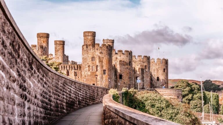 These 13 Beautiful Medieval Cities and Towns in the UK Feel Like a ...