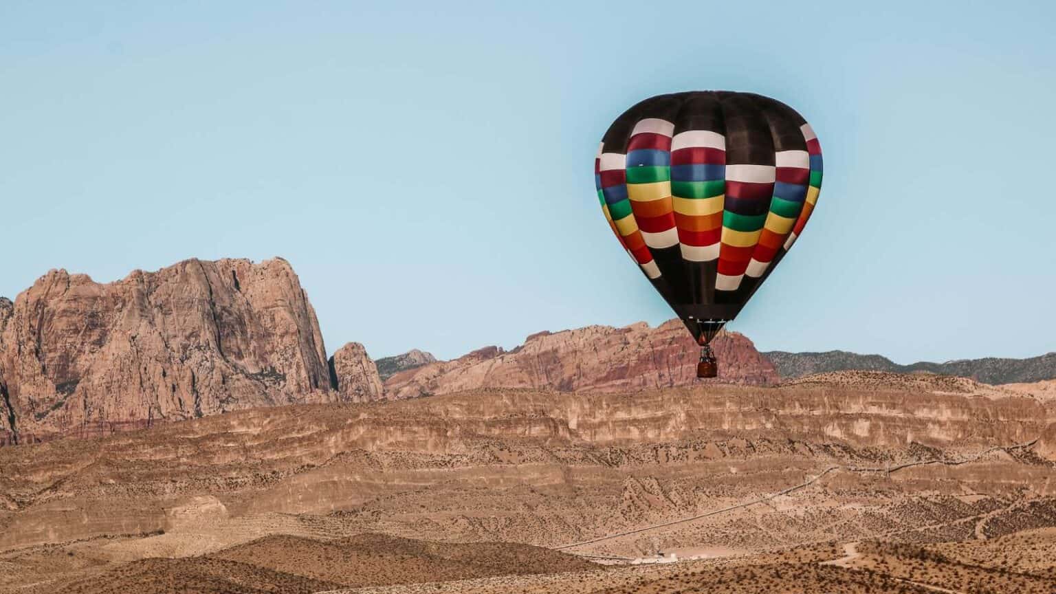 Up, Up, and Away! 12 U.S. Hot Air Balloon Rides To Add to Your Bucket List