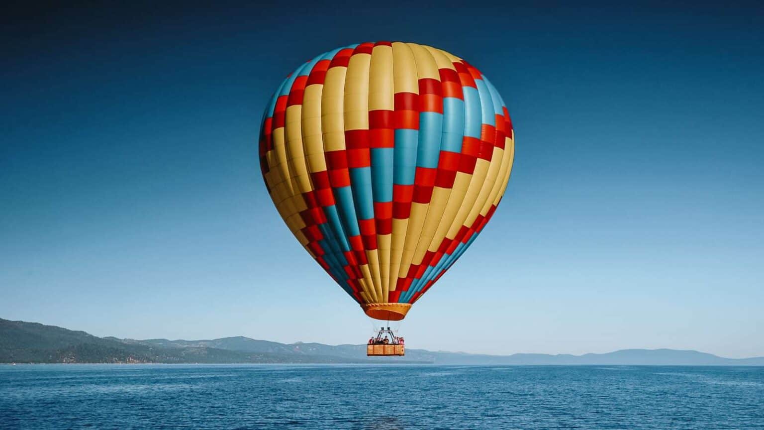 Up, Up, and Away! 12 U.S. Hot Air Balloon Rides To Add to Your Bucket List