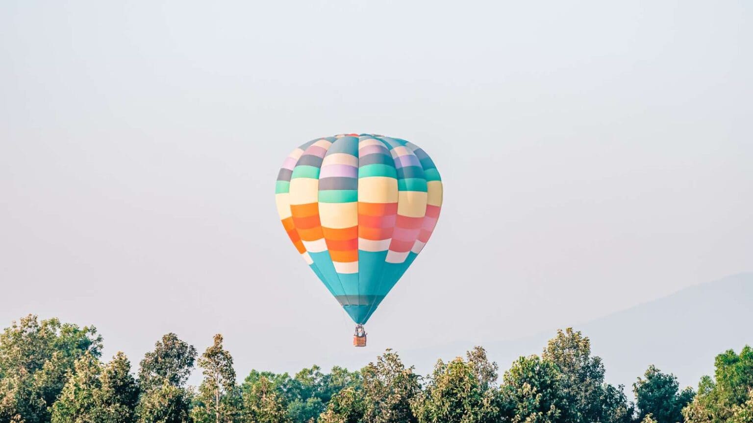Up, Up, and Away! 12 U.S. Hot Air Balloon Rides To Add to Your Bucket List