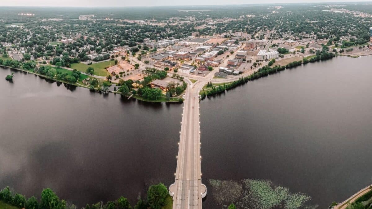 12 Haunted Roads in the US That Will Make You Second-Guess Night Drives