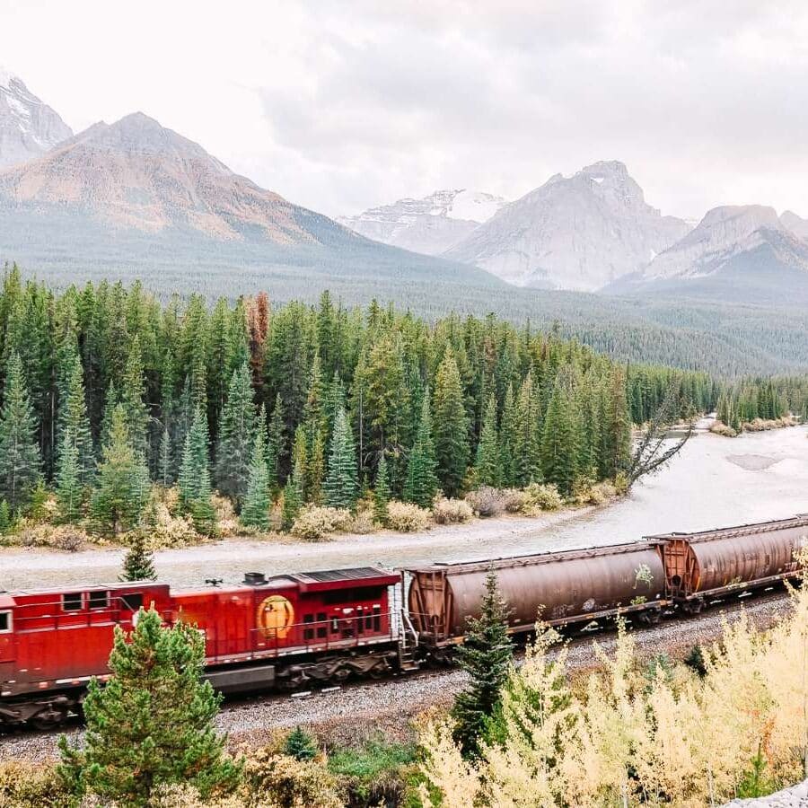 These 12 Train Rides for Fall Foliage Are Peak Autumn Vibes