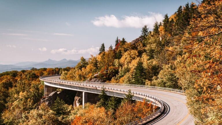 12 Travel Destinations in September in the U.S. To Catch the Magic of ...