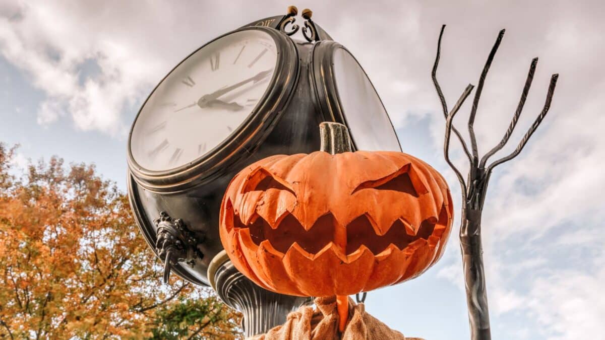 12 US Places To Visit for Halloween That Take Spooky Season Way Too ...