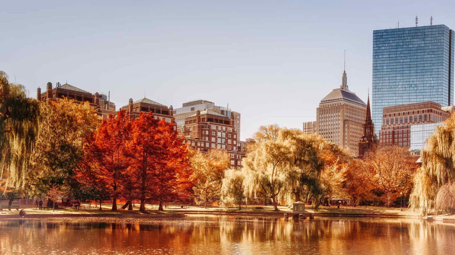 12 US Cities for Fall You’ll Want To Visit Before the Leaves Disappear