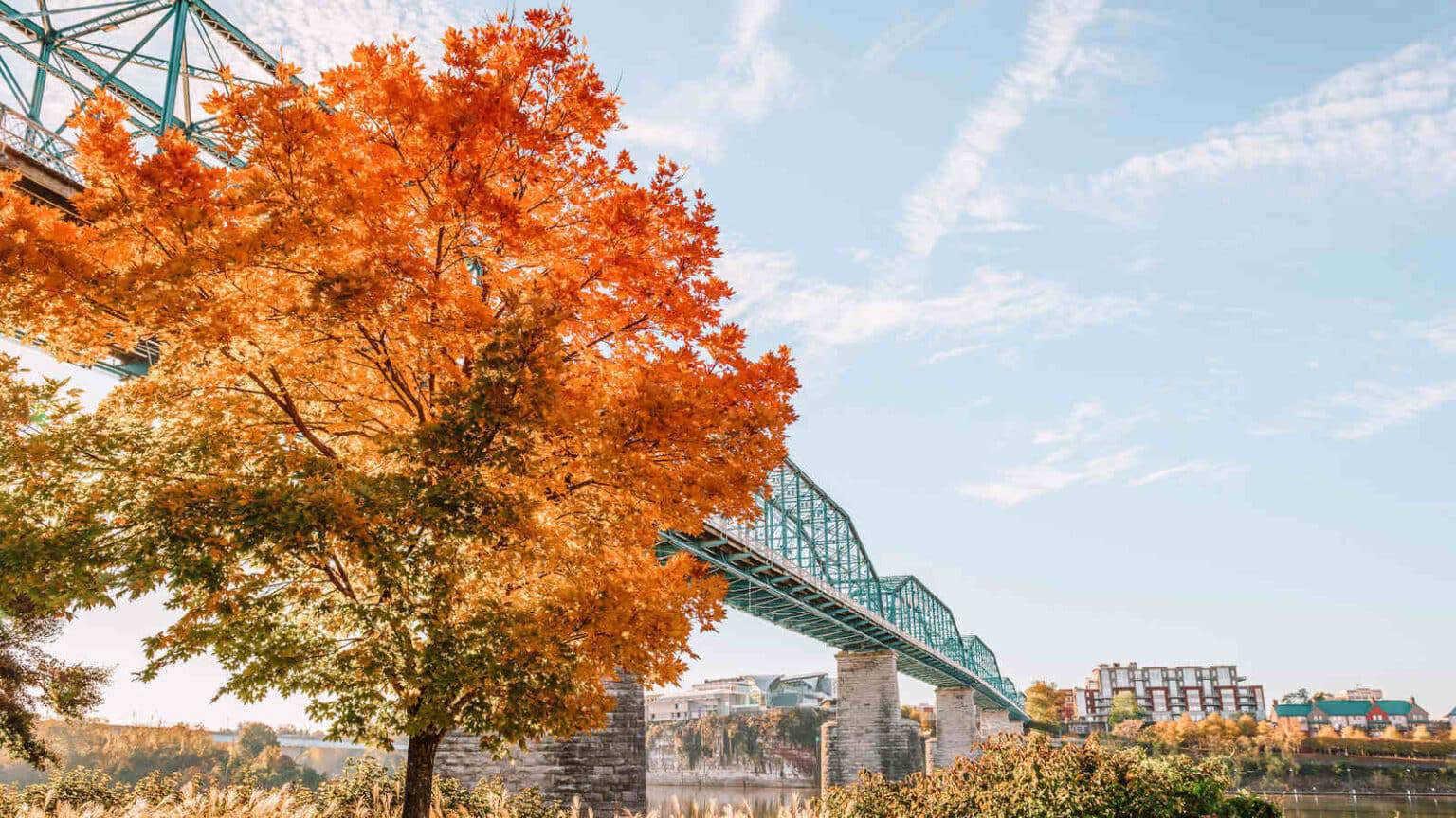 12 US Cities for Fall You’ll Want To Visit Before the Leaves Disappear
