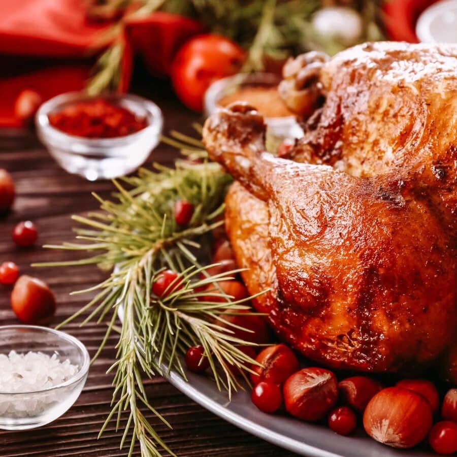 12 Thanksgiving Traditions That Have Stuck Around—And Where They ...