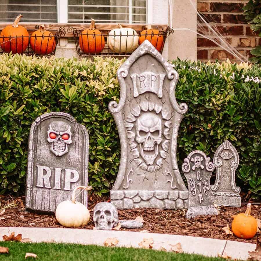 12 Ways To Celebrate Halloween at Home That Are Way More Fun Than You’d ...