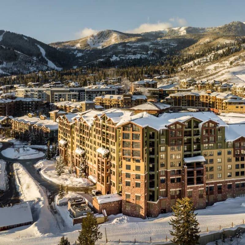 12 US Ski Resorts That Every Skier Needs on Their Bucket List