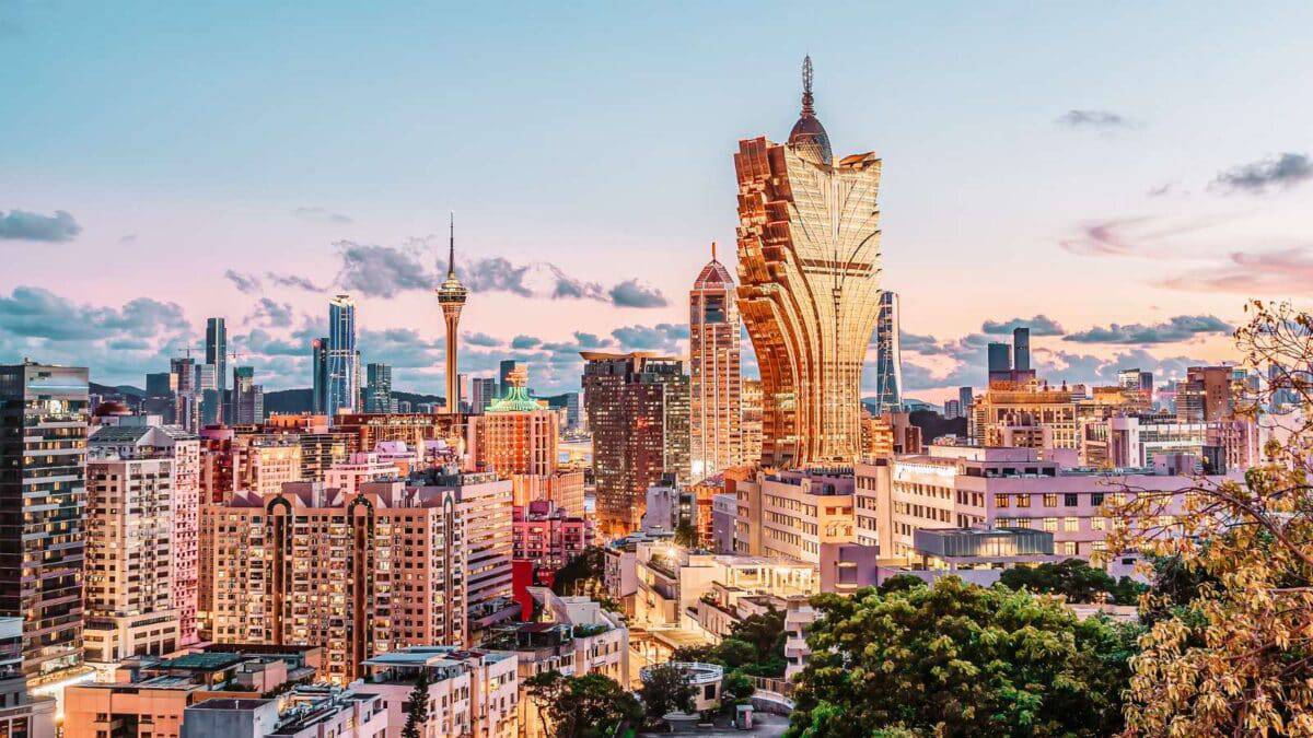 12 Places in the World Where People Live the Longest According to a New ...