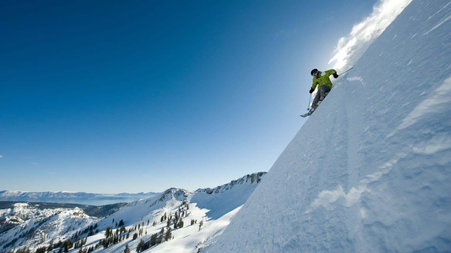 12 US Ski Resorts That Every Skier Needs on Their Bucket List