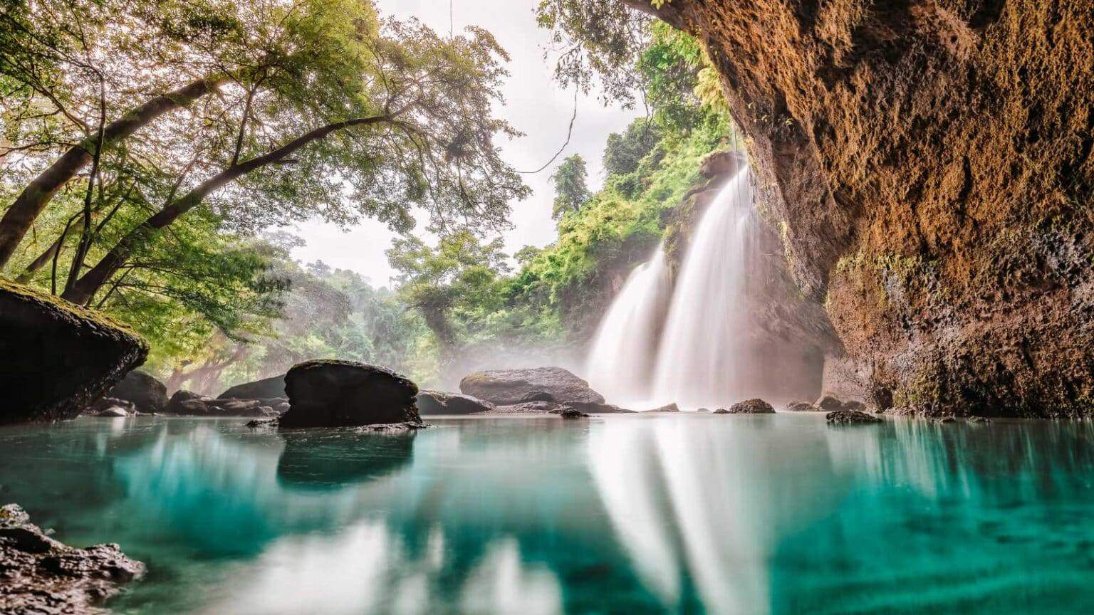 12 Famous Landmarks in Thailand You Need To See at Least Once